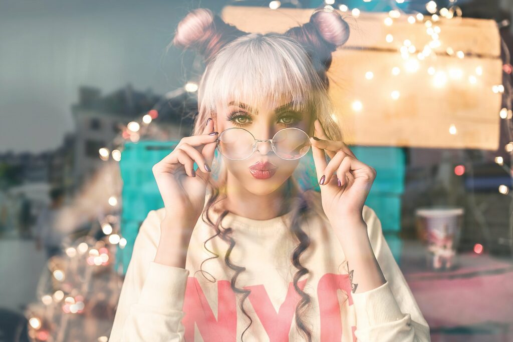 Glass Reflection Effect – MasterBundles