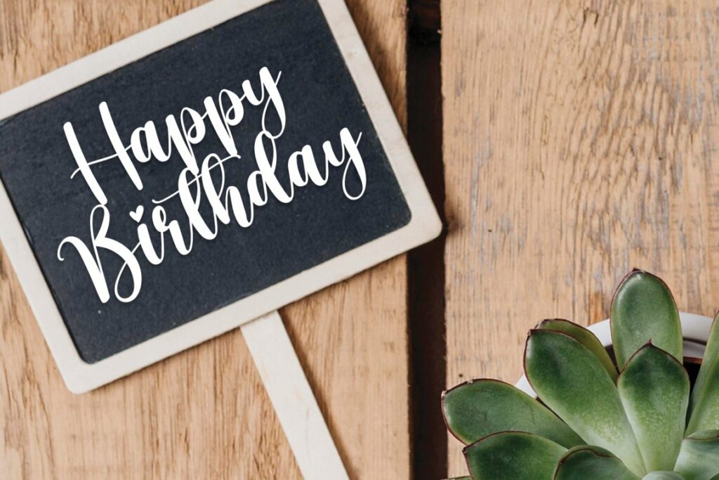 Clouds | Script Font – MasterBundles