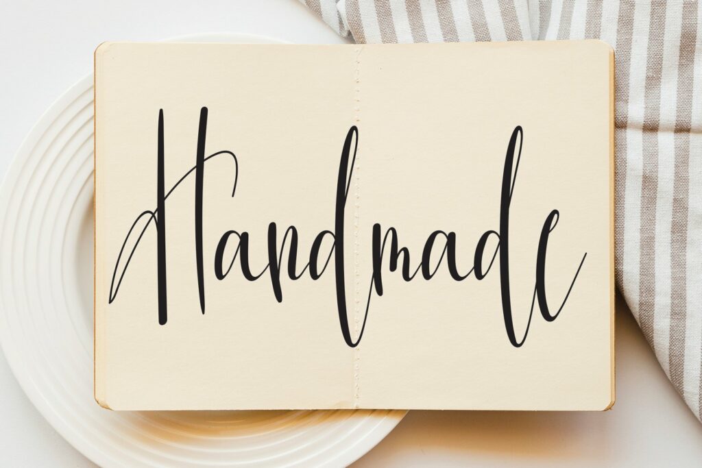 Hellonita | Script font – MasterBundles