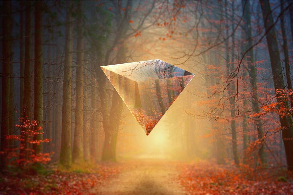 Glass Pyramid Distortion Effect – MasterBundles