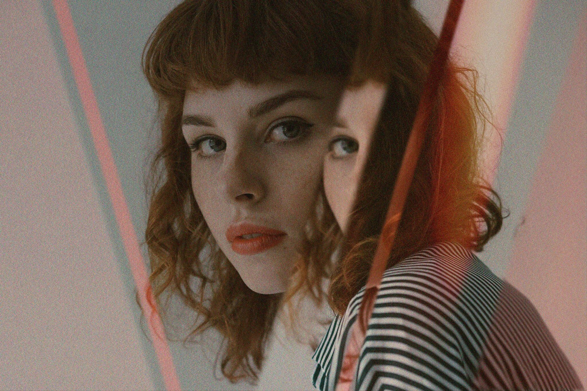Distorted Sunlit Mirror Effect – MasterBundles