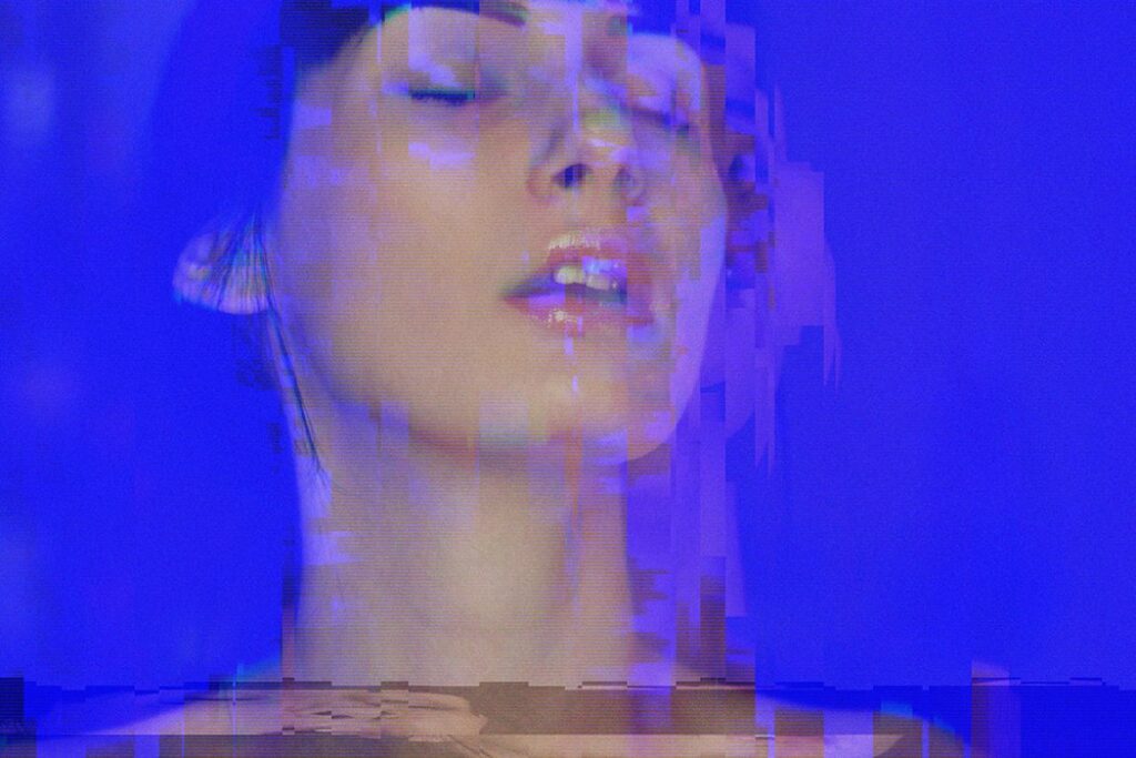 Glitch Effect V1 – MasterBundles