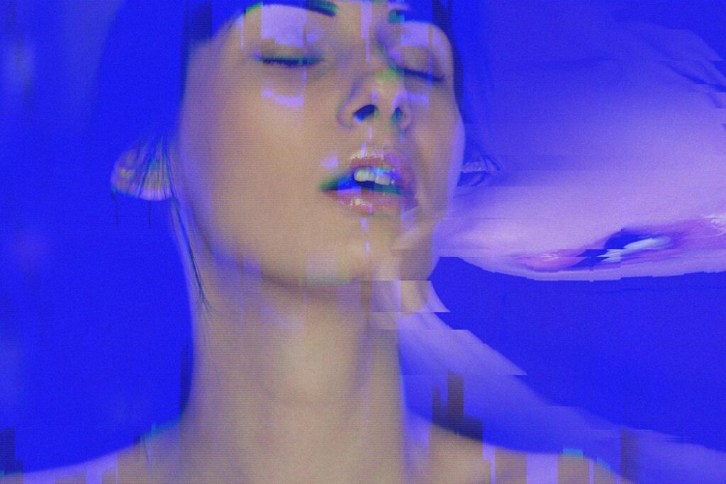 Glitch Effect V1 – MasterBundles