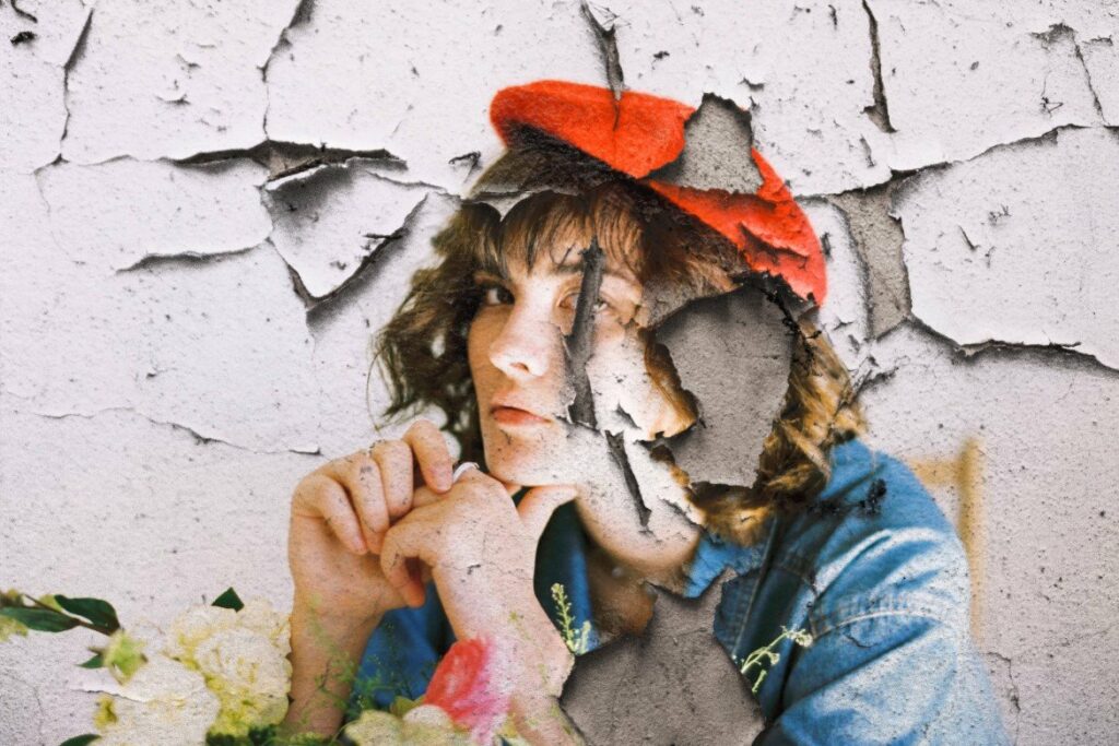 Poster Peel Off Photo Effect Psd – MasterBundles