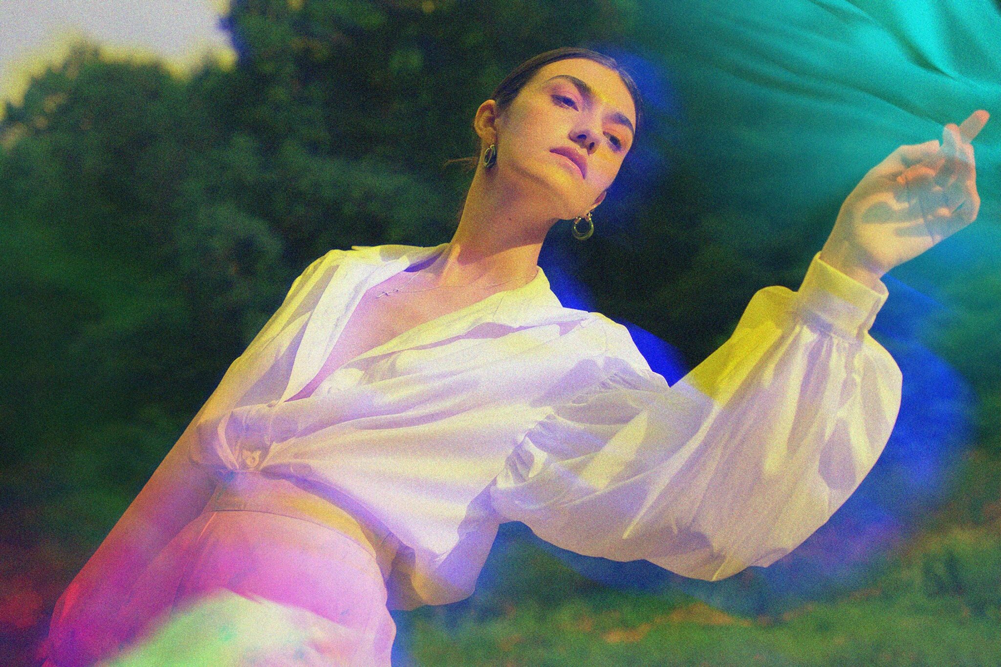 Prism Distortion Effect for Posters – MasterBundles