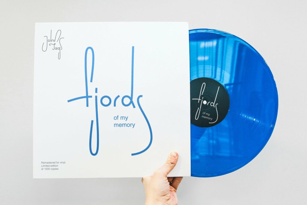 Wild Loops Handwritten Font – MasterBundles