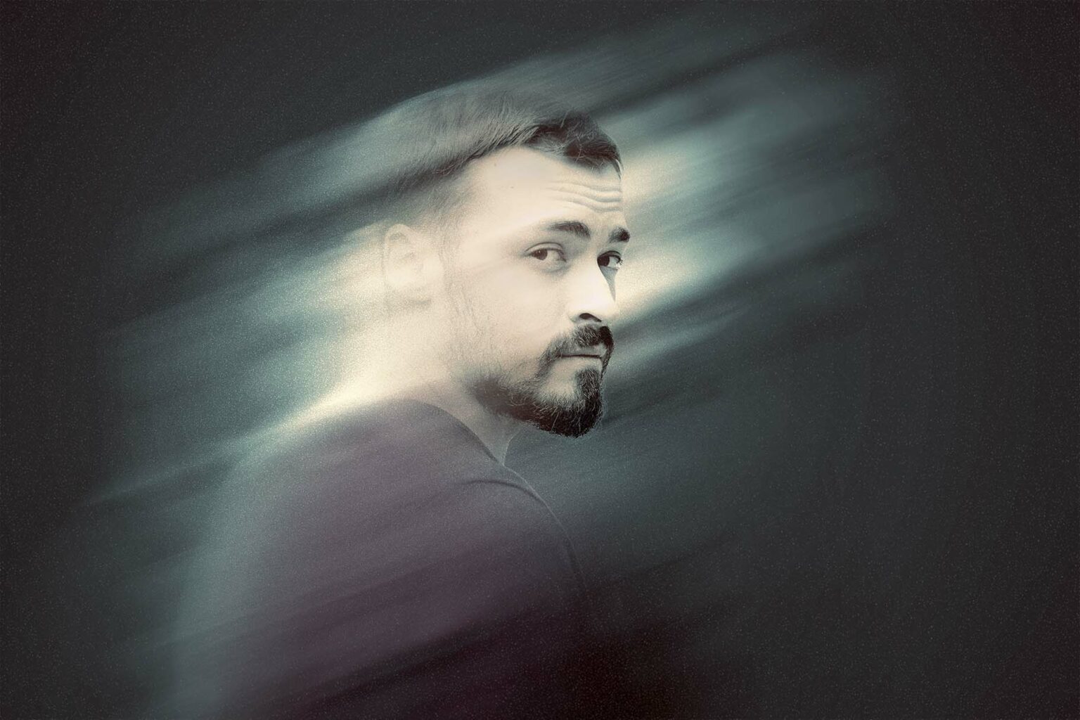 Glitch Motion Focus Effect - MasterBundles