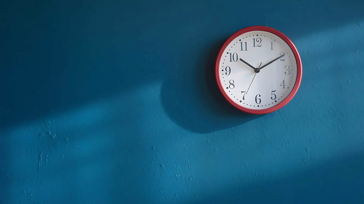 100+ Stylish Premium Wall Clocks Indicating Time on Colorful Walls ...