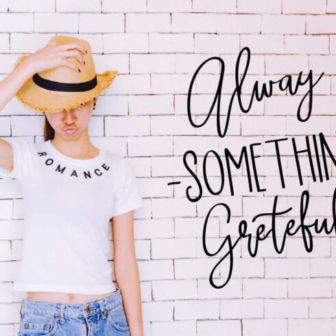 Skylar Script Font – MasterBundles